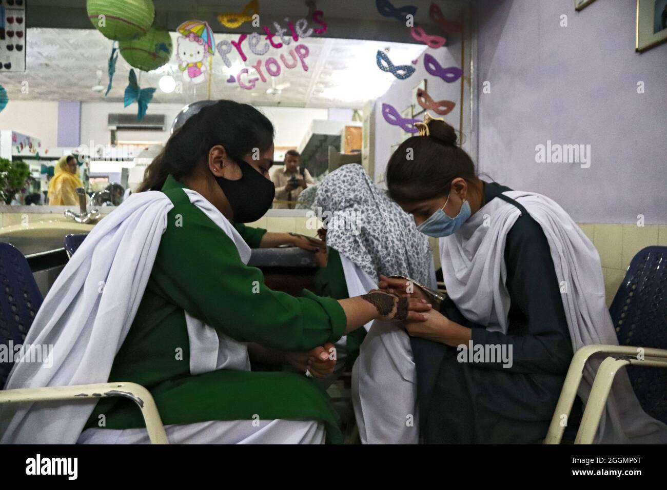 Beautician classes hi-res stock photography and images - Alamy