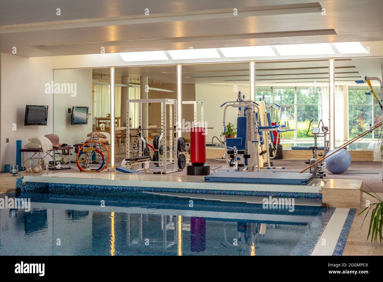 Pool indoor fitness gym swimming hi-res stock photography and images ...