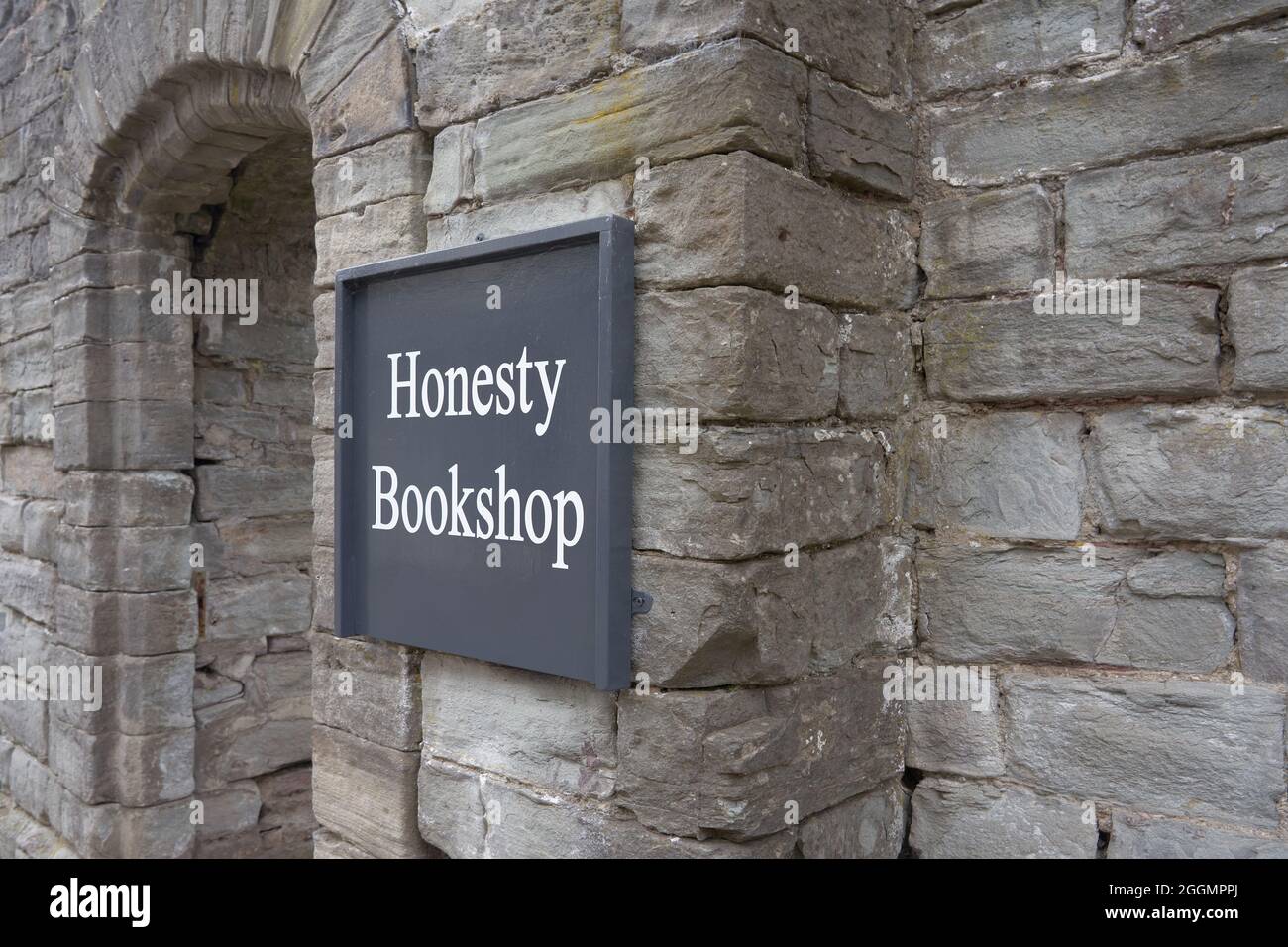 Hay castle entrance hi-res stock photography and images - Alamy