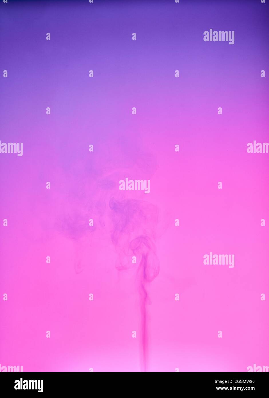 Red blue neon smoke hi-res stock photography and images - Alamy