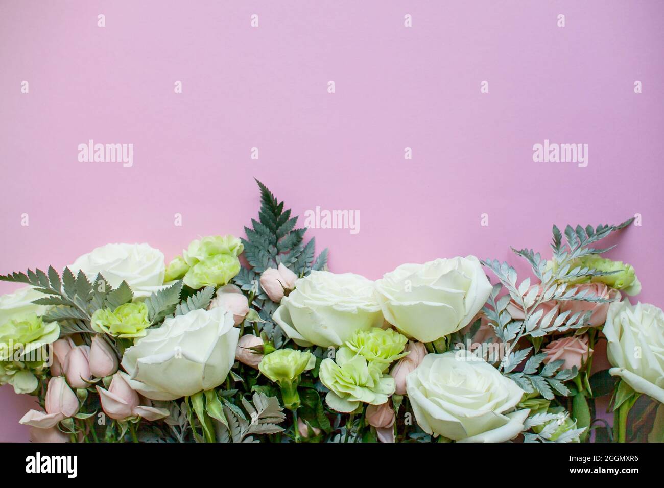 Spray roses hi-res stock photography and images - Alamy
