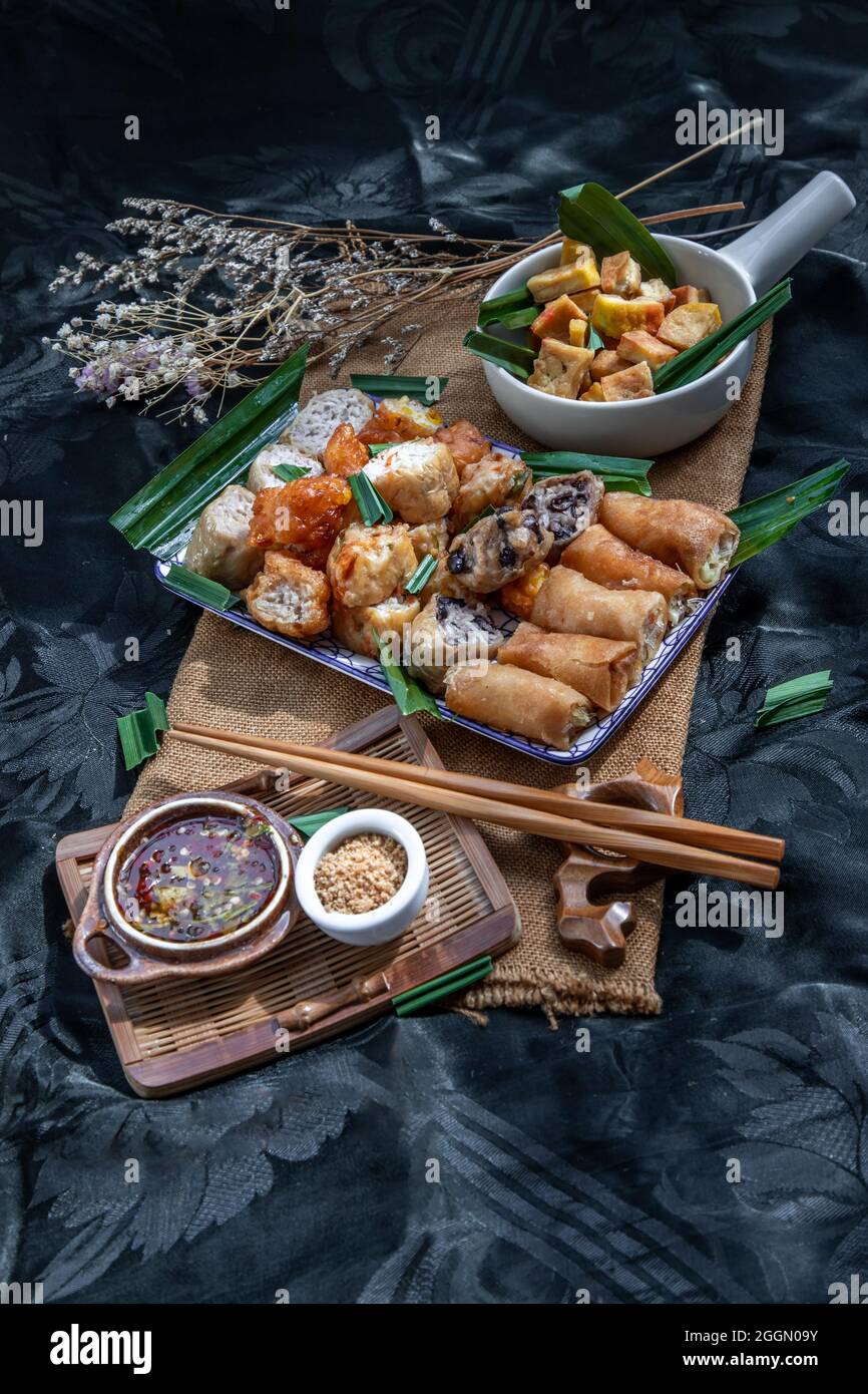 Many vegetarian food : Fried taro rolls (Taro Guangjian) and Deep fried ...