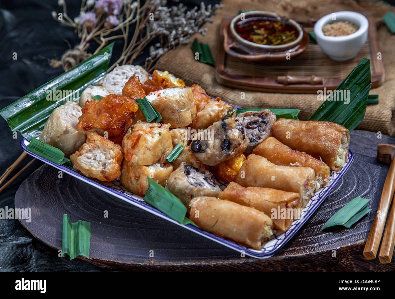 Many vegetarian food : Fried taro rolls (Taro Guangjian) and Deep fried ...