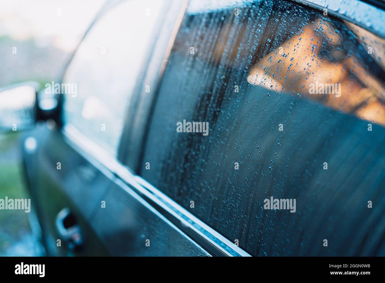 Doused in water hi-res stock photography and images - Alamy