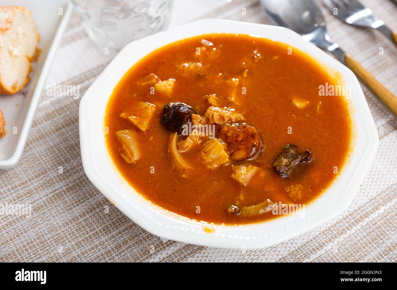Spanish stewed tripe dish Callos a la Madrilena Stock Photo - Alamy
