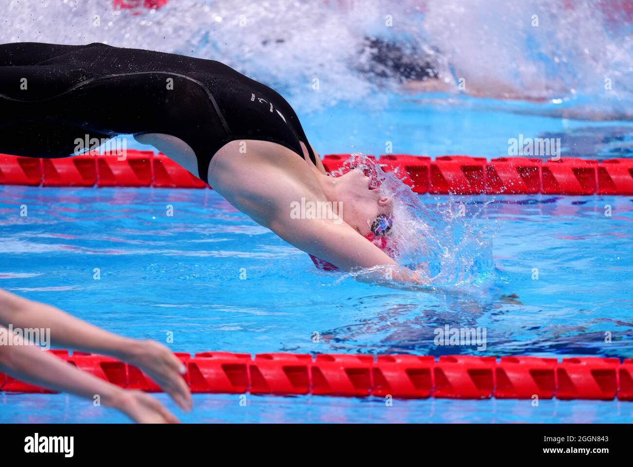 Great Britain's Bethany Firth on the way to winning gold in the Women's ...