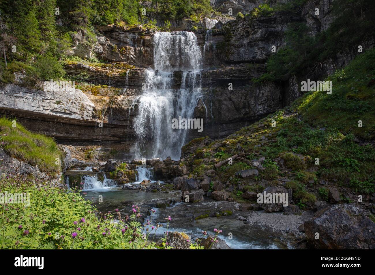 Cascate di mezzo hi-res stock photography and images - Alamy