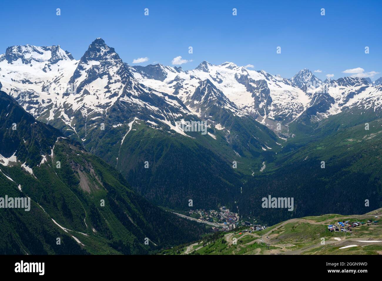Sharp peaks hi-res stock photography and images - Alamy