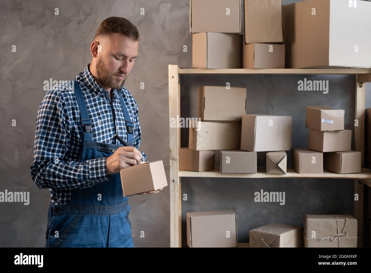 Pen in box on hi-res stock photography and images - Alamy