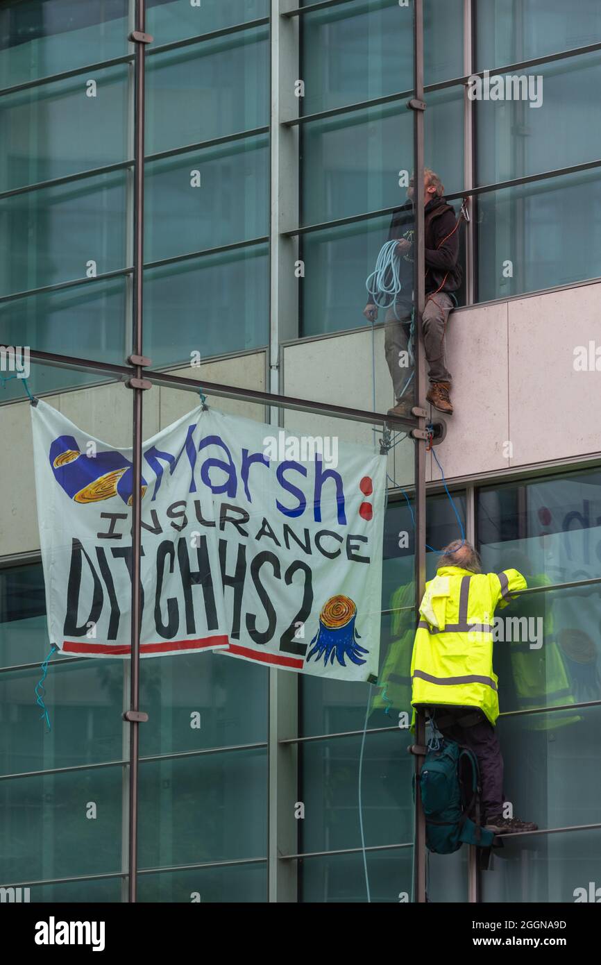 Tower Place. London, UK. 2nd Sep 2021. 2nd Sept, 2021. HS2 supporters ...