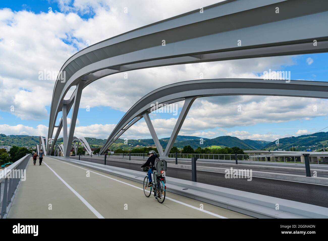 linz, austria, 01 sep 2021, new bridge over the danube river Stock ...