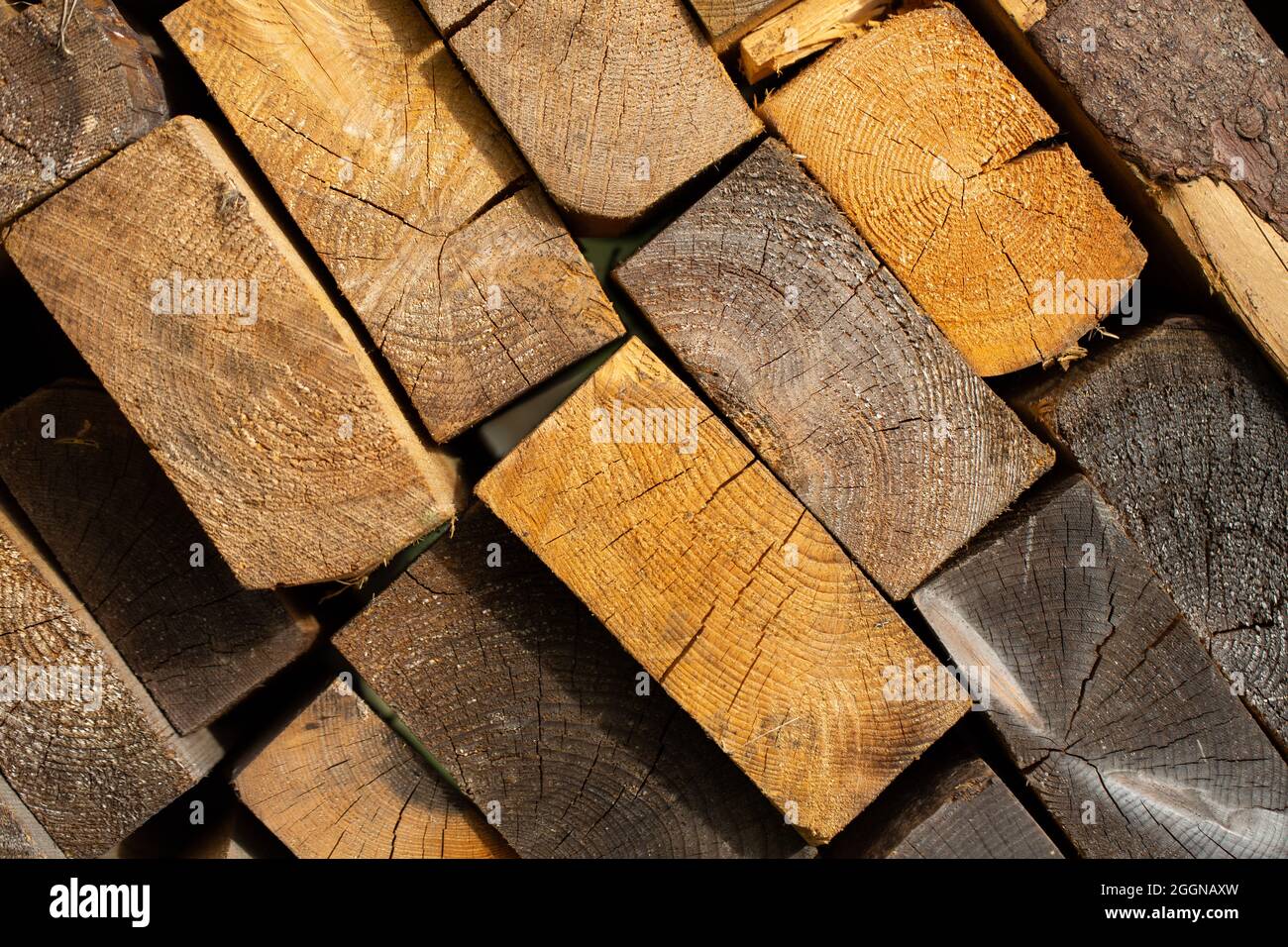 Cut wood planks Stock Photo - Alamy