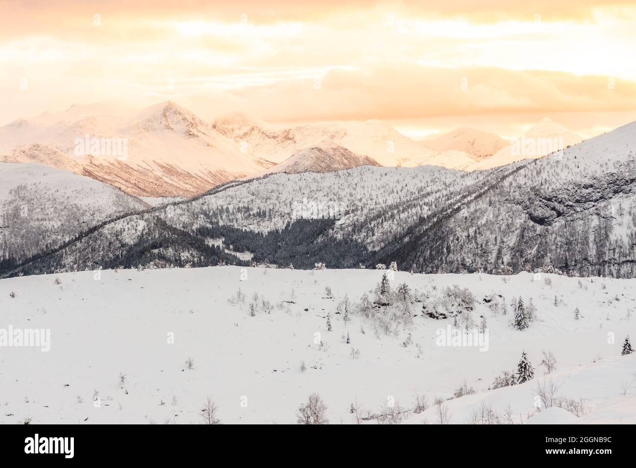 Winter landscape near Dinglavatnet lake. Beautiful sunset over ...