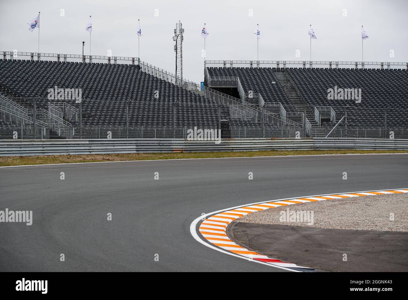 Track atmosphere kerb hi-res stock photography and images - Alamy