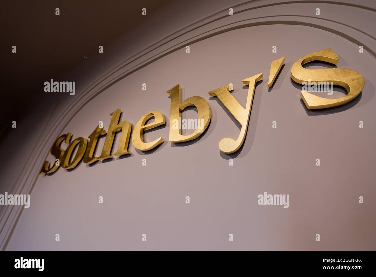 Sothebys logo hi-res stock photography and images - Alamy