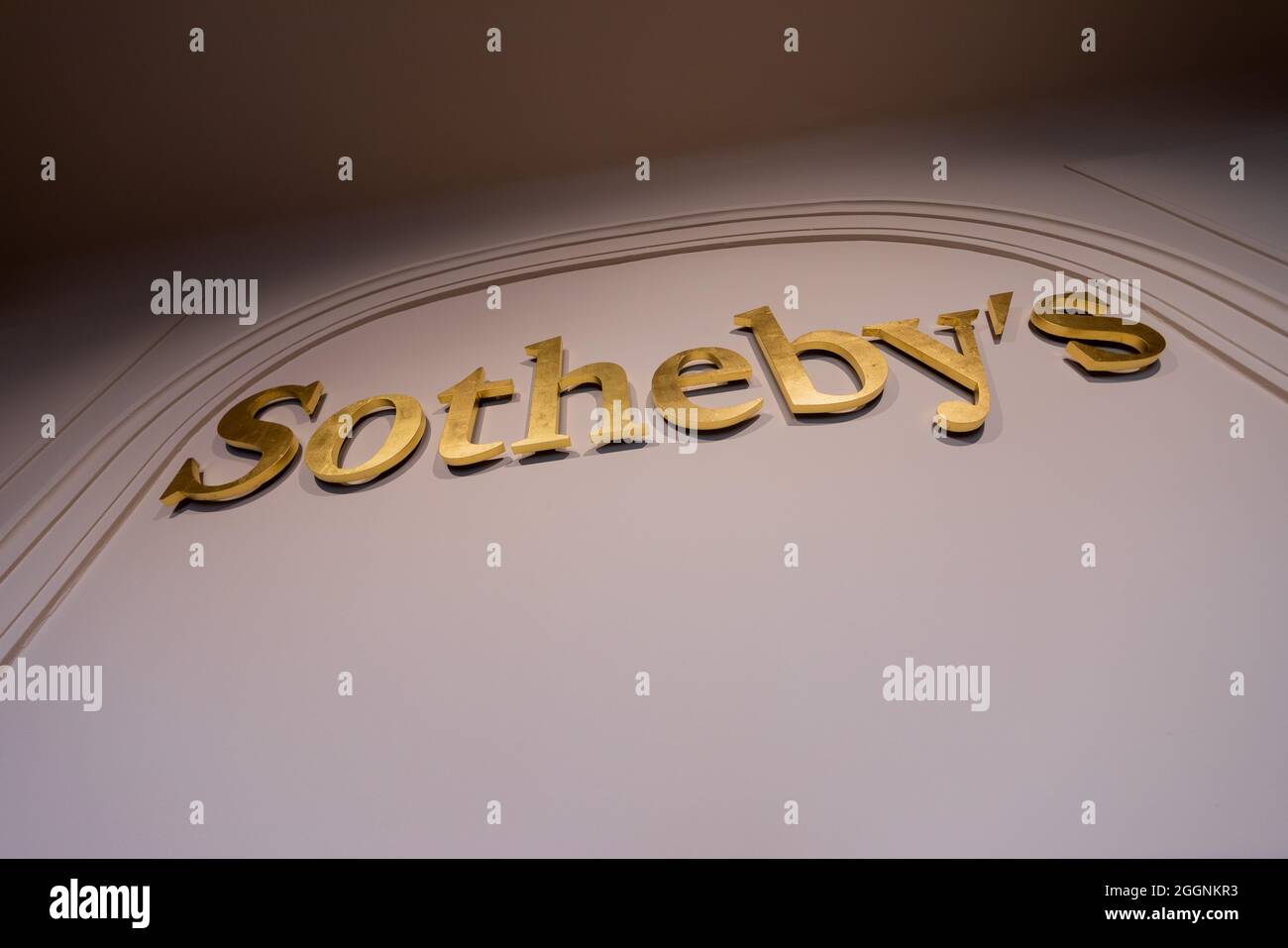 Sothebys logo hi-res stock photography and images - Alamy