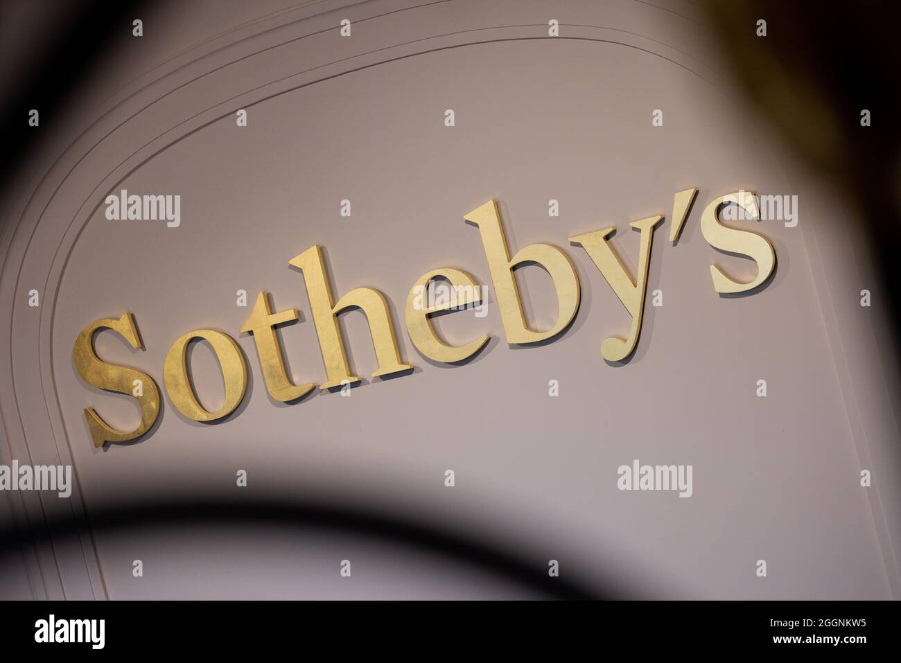 Sothebys logo hi-res stock photography and images - Alamy