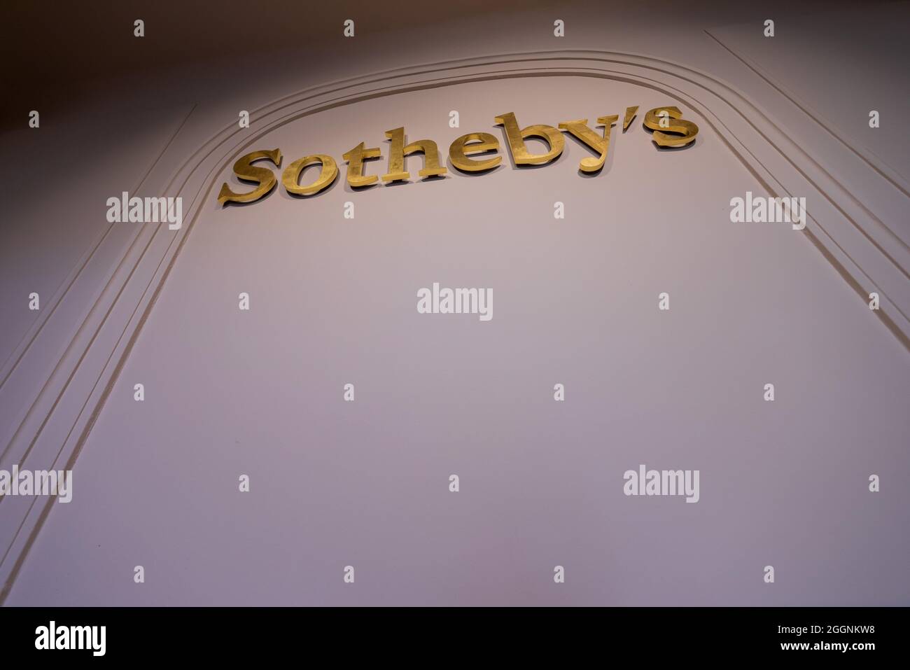 Sothebys logo hi-res stock photography and images - Alamy