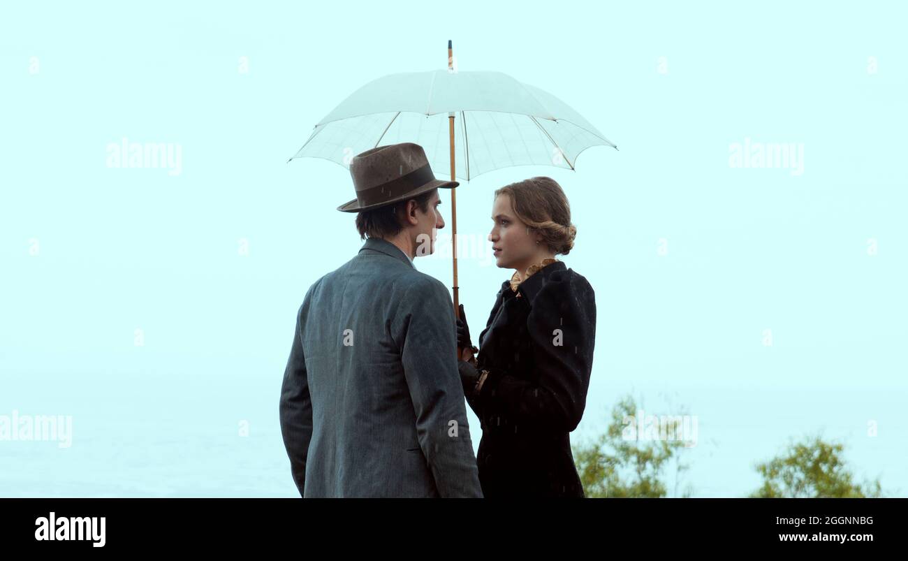 LUCA MARINELLI and DENISE SARDISCO in MARTIN EDEN (2019), directed by ...