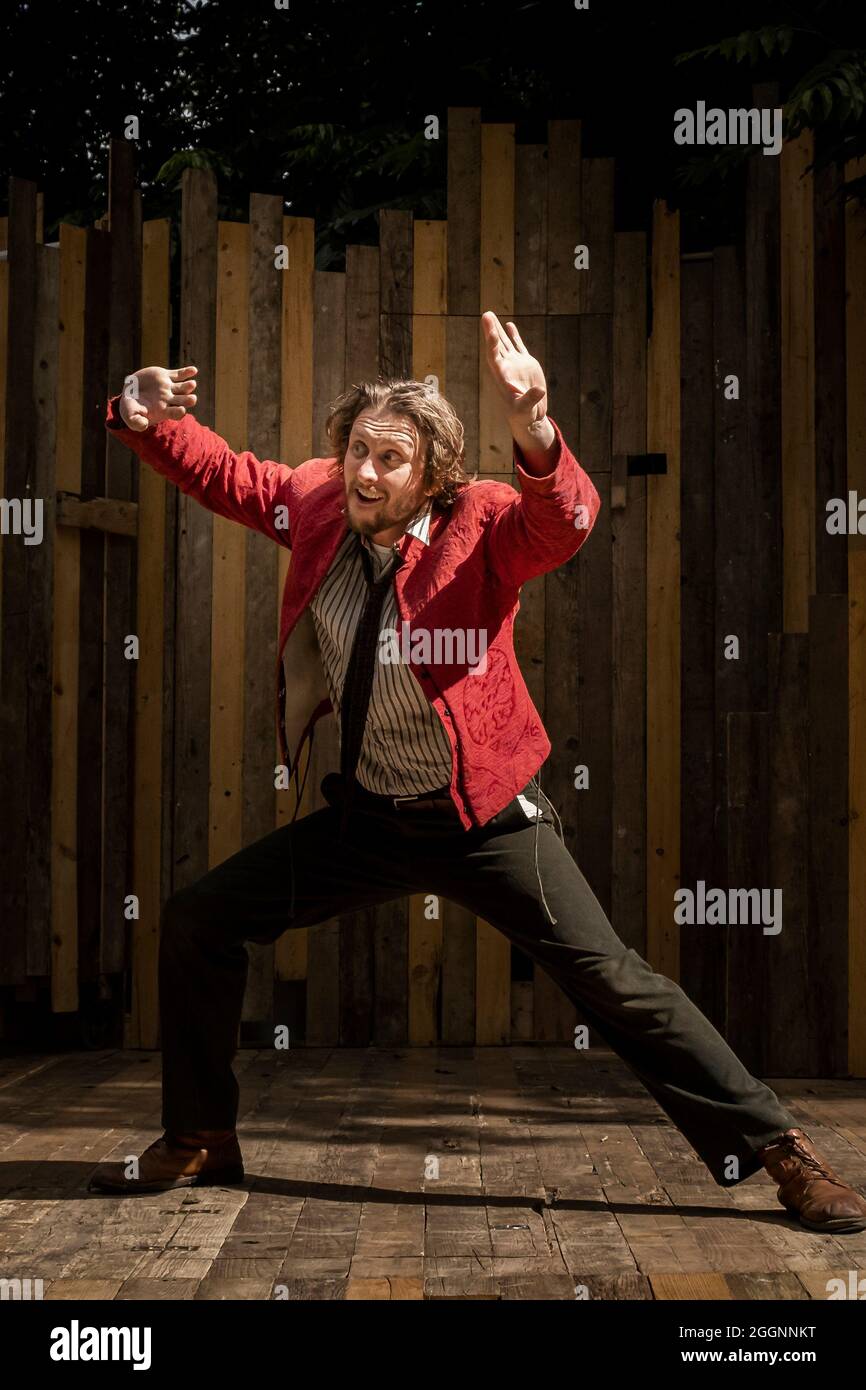 Actor Ben Simon performing the role of Mercutio in Romeo and Juliet ...