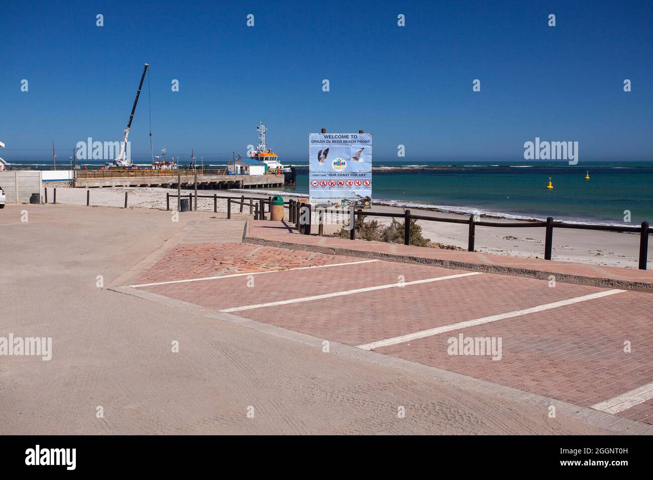 Endless views atlantic ocean sky hi-res stock photography and images ...