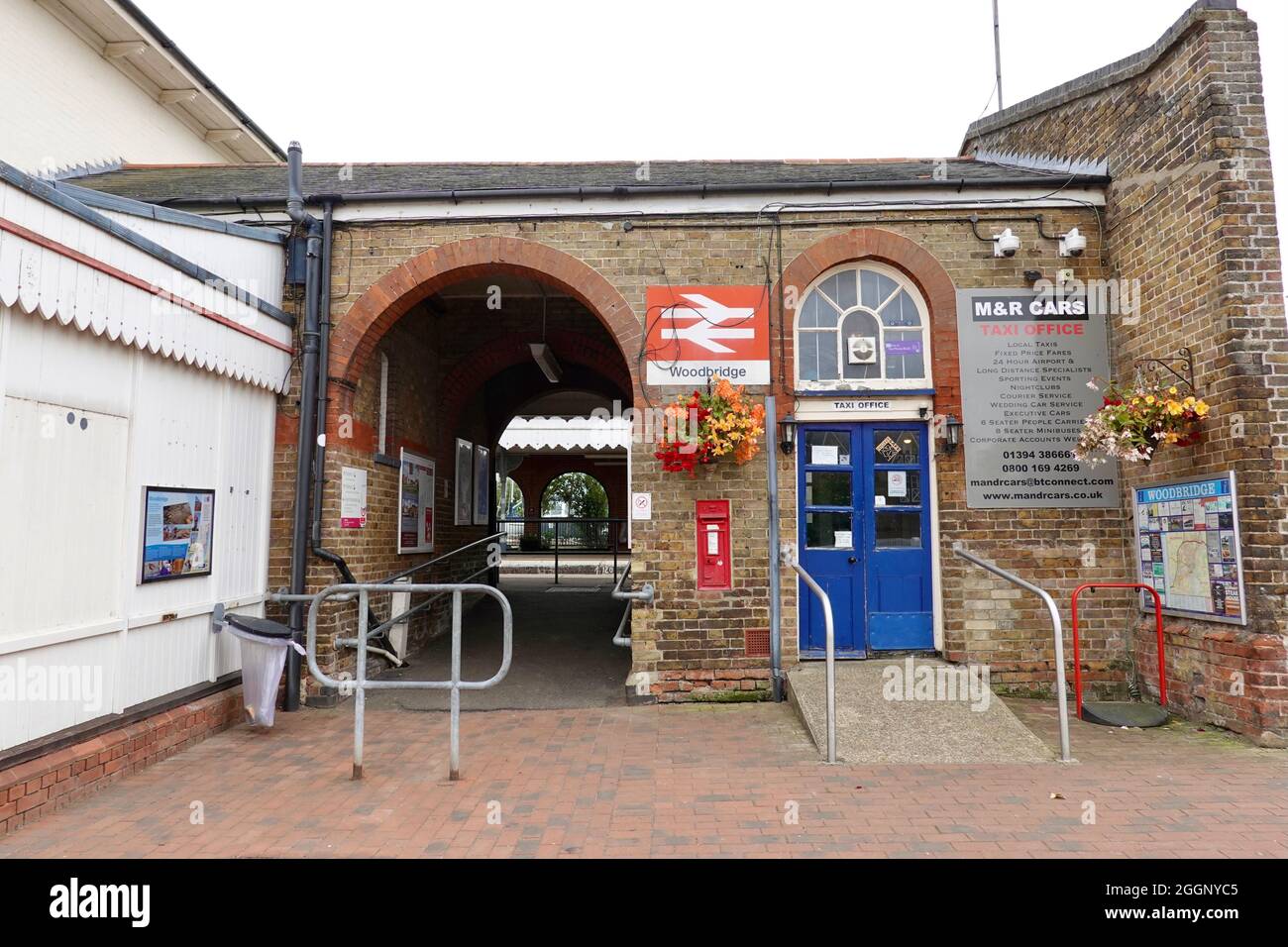 Woodbridge railway station hi-res stock photography and images - Alamy