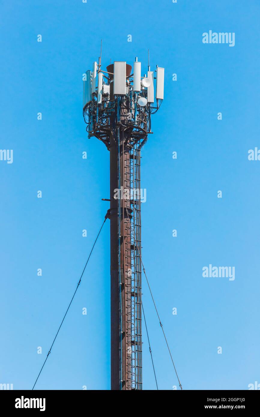 Mobile radio aerial hi-res stock photography and images - Alamy