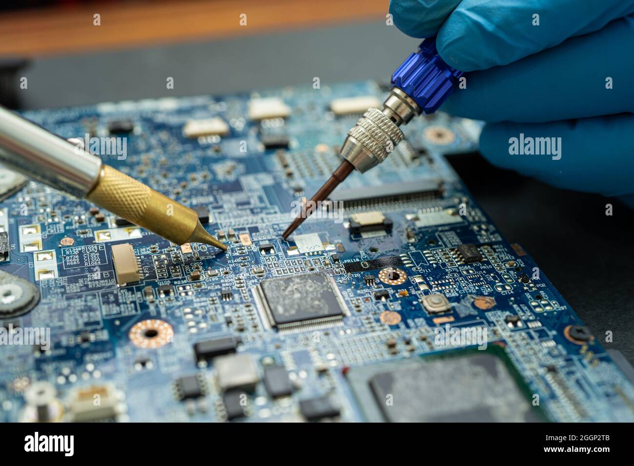 Hard soldering hi-res stock photography and images - Alamy