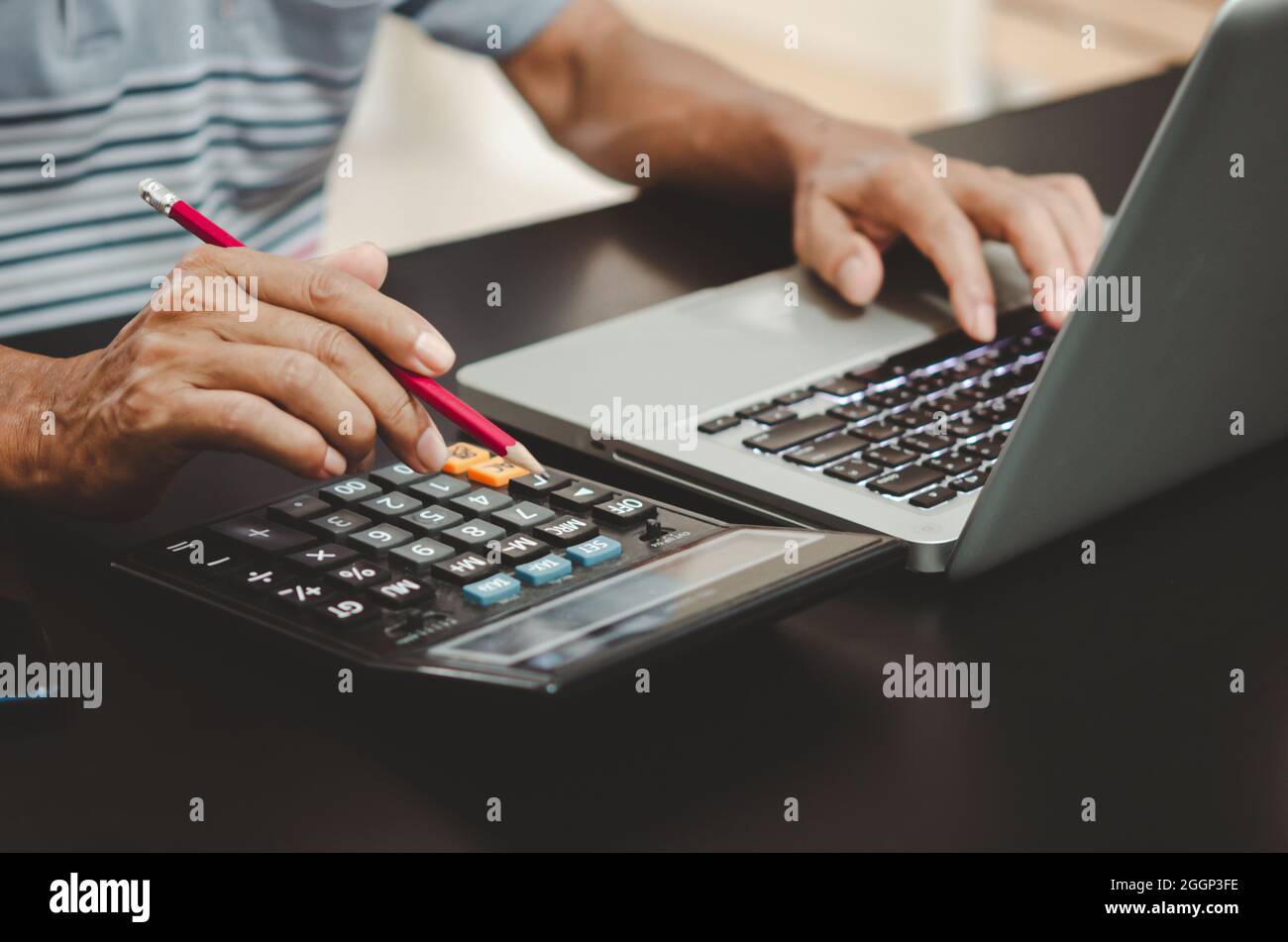 Desk divider hi-res stock photography and images - Alamy