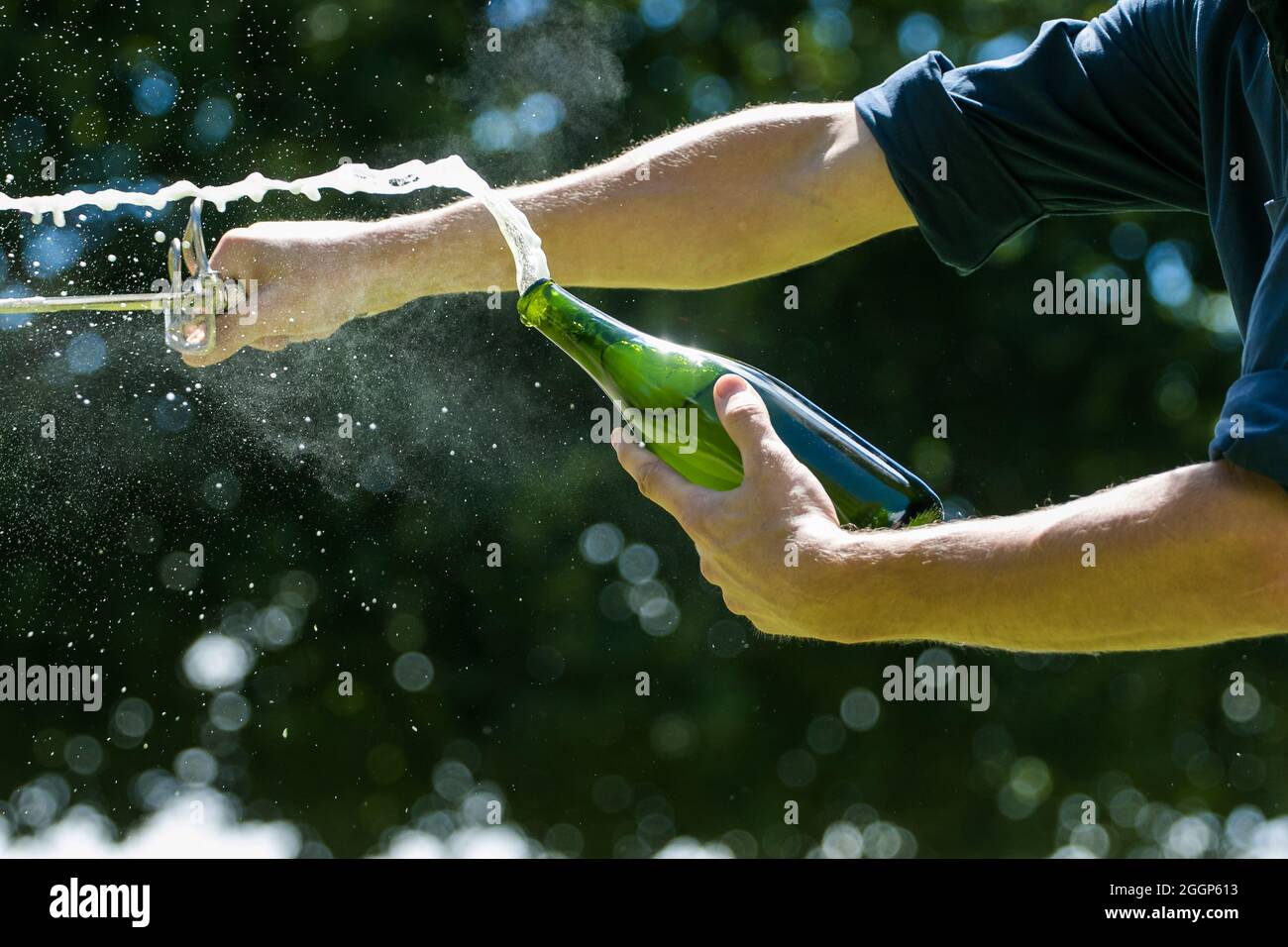 Art Opening Champagne High Resolution Stock Photography and Images - Alamy