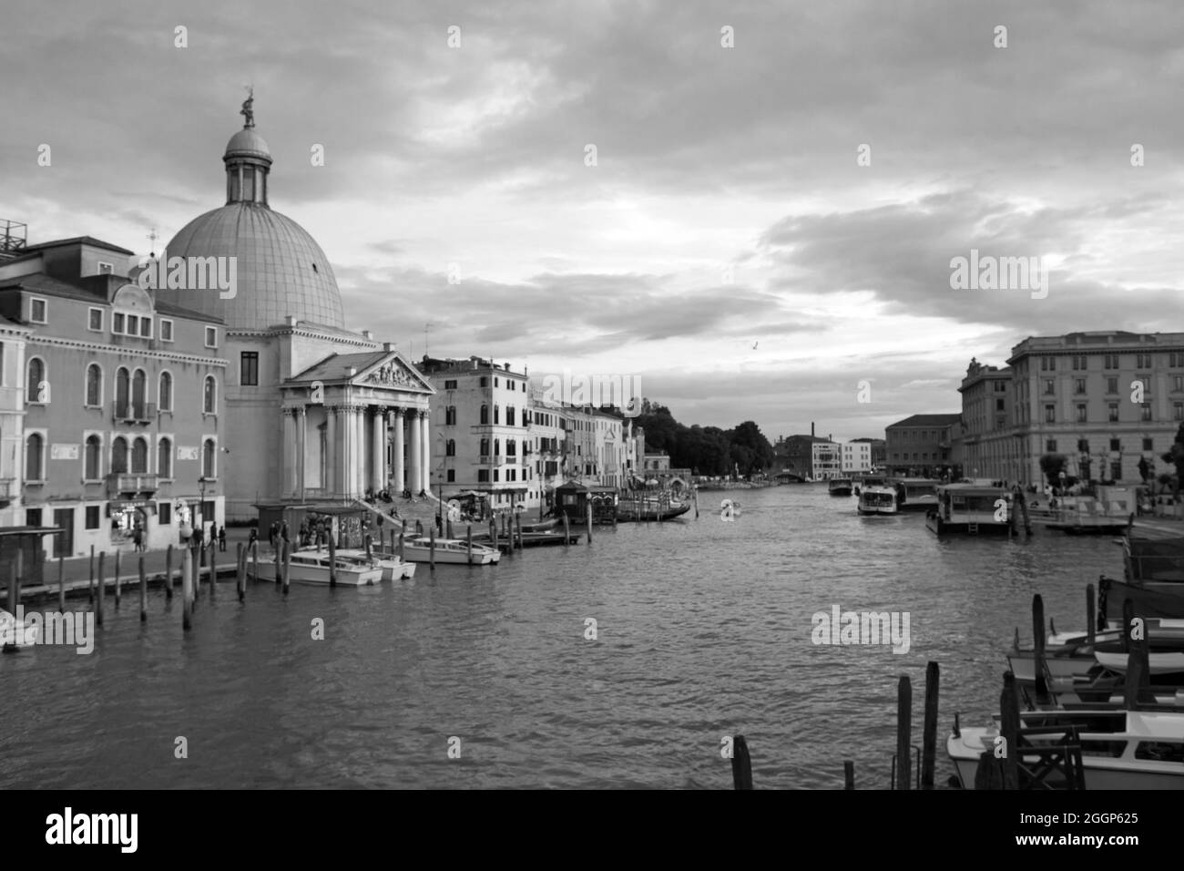 Venice grand canal black and white hi-res stock photography and images ...