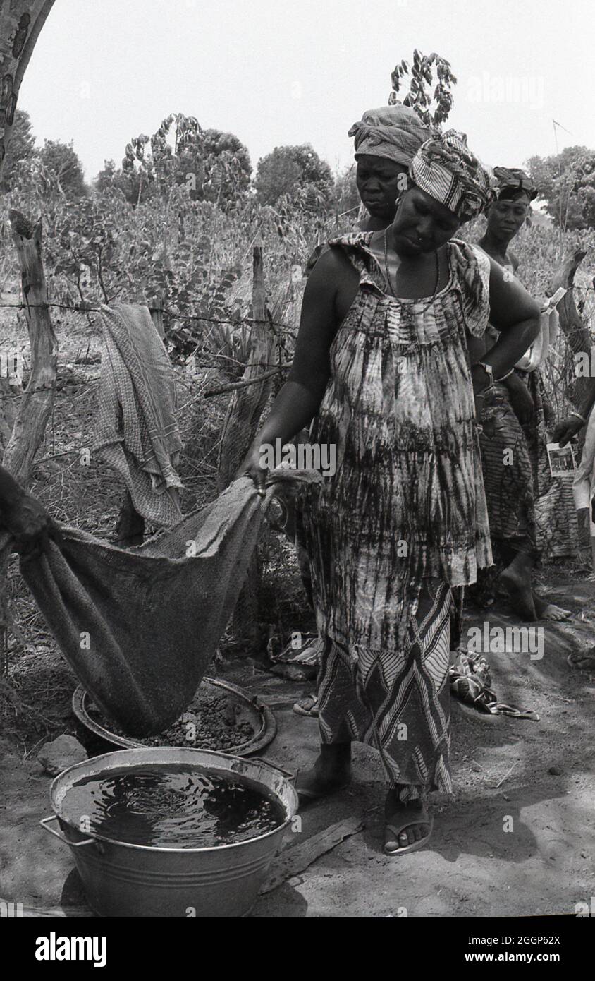 Developing black cloth hi-res stock photography and images - Alamy