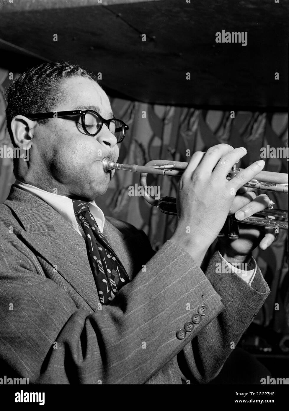 Dizzy gillespie trumpet Black and White Stock Photos & Images - Alamy