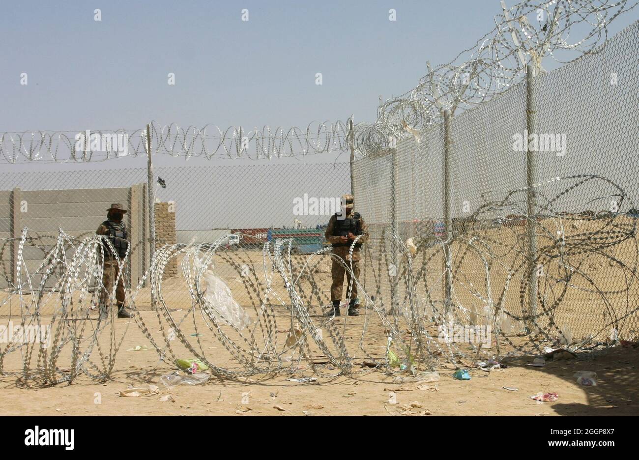 Point closure hi-res stock photography and images - Alamy