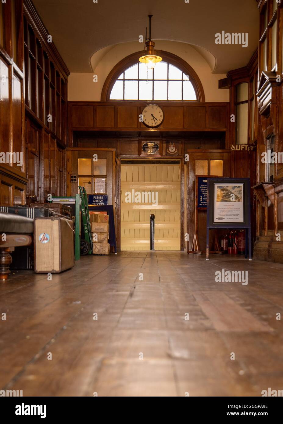 Steam train 1900 england hi-res stock photography and images - Alamy
