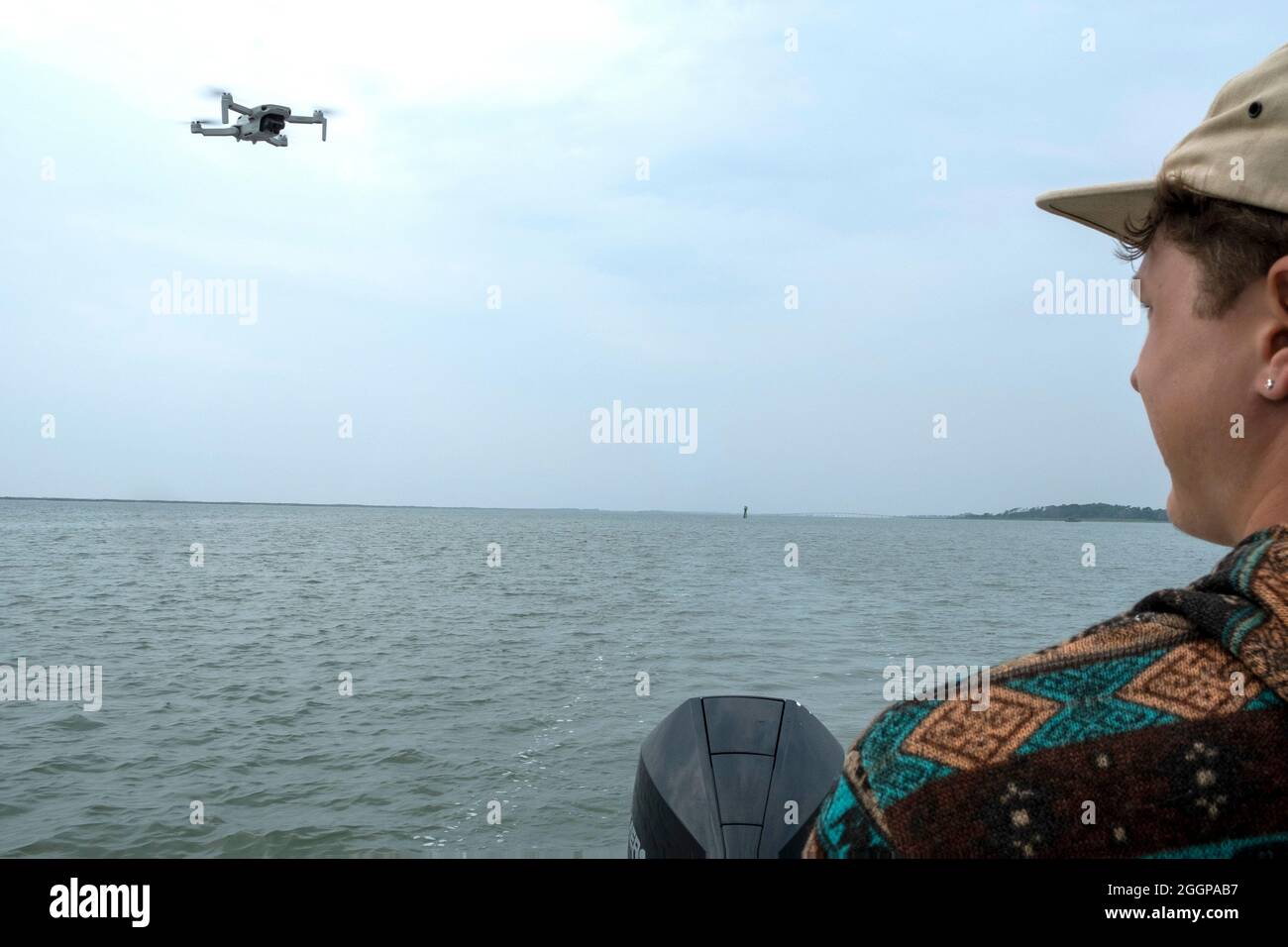 Operating a boat hi-res stock photography and images - Alamy