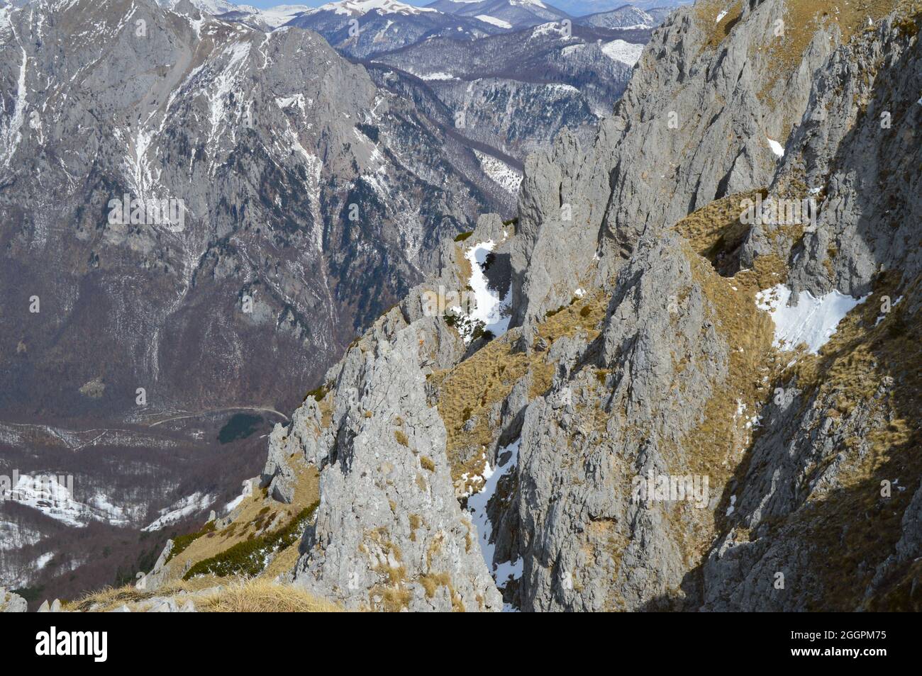A winter hiking day on Volujak mountain, Badnjine peak Stock Photo - Alamy