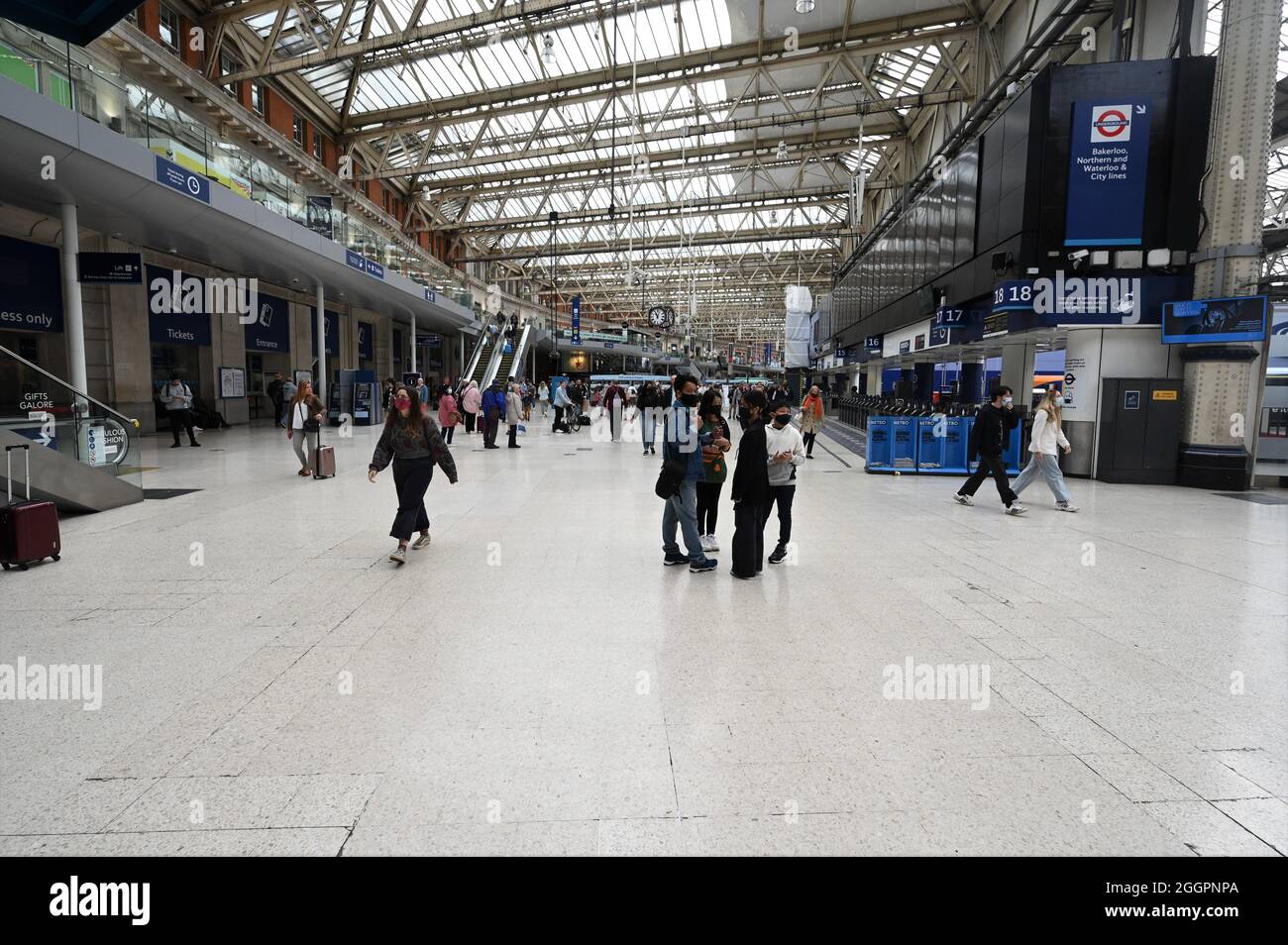 The inner foyer of London Waterloo station in Sept 2021 Stock Photo - Alamy