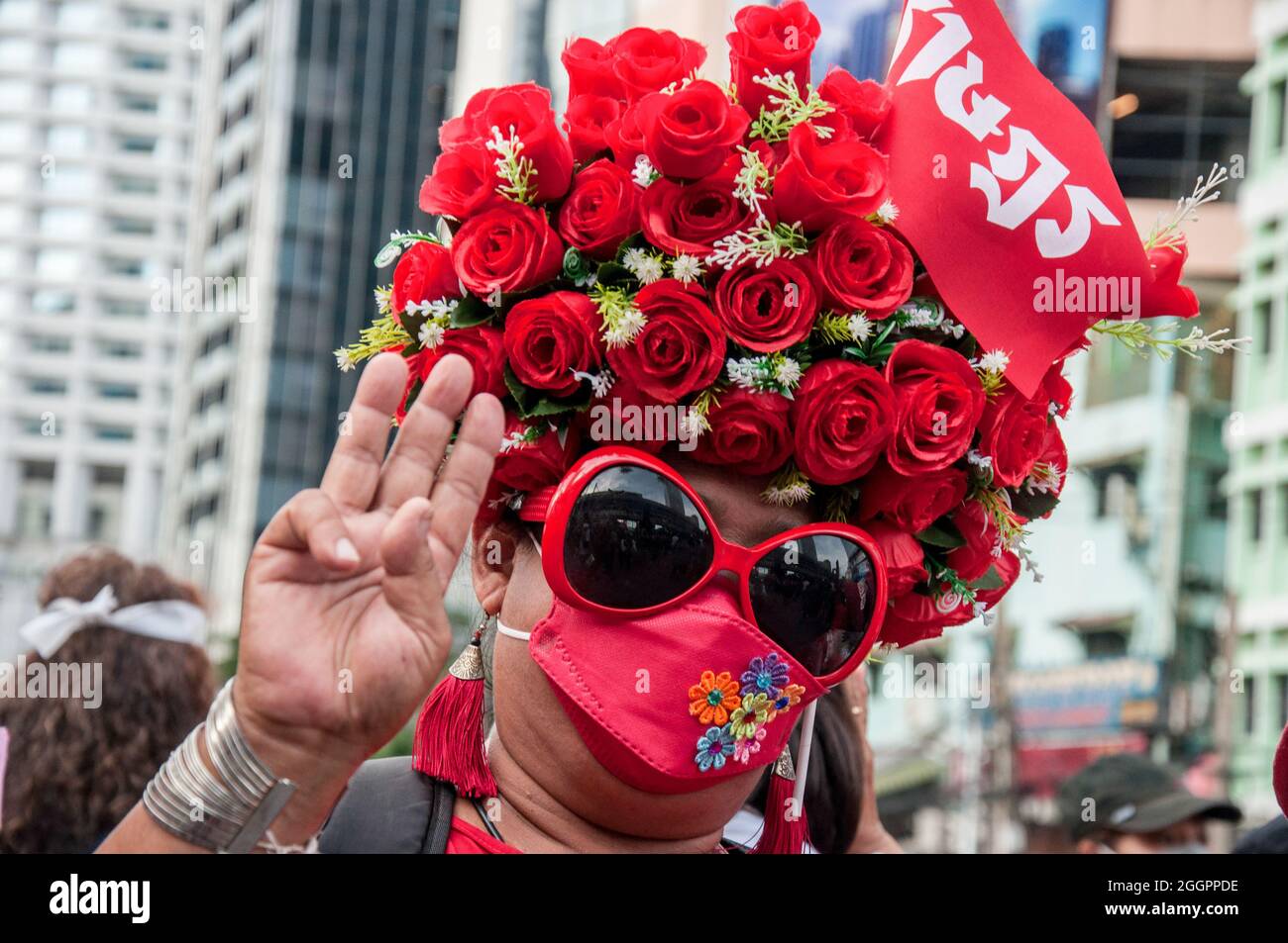 Finger salute head hi-res stock photography and images - Alamy