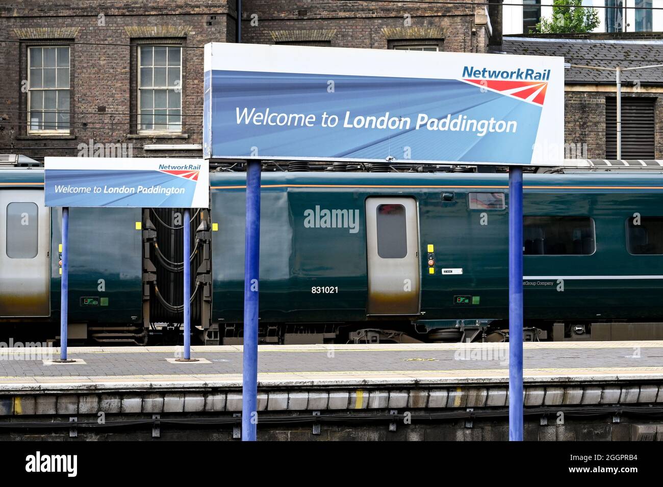 Paddington station sign hi-res stock photography and images - Alamy