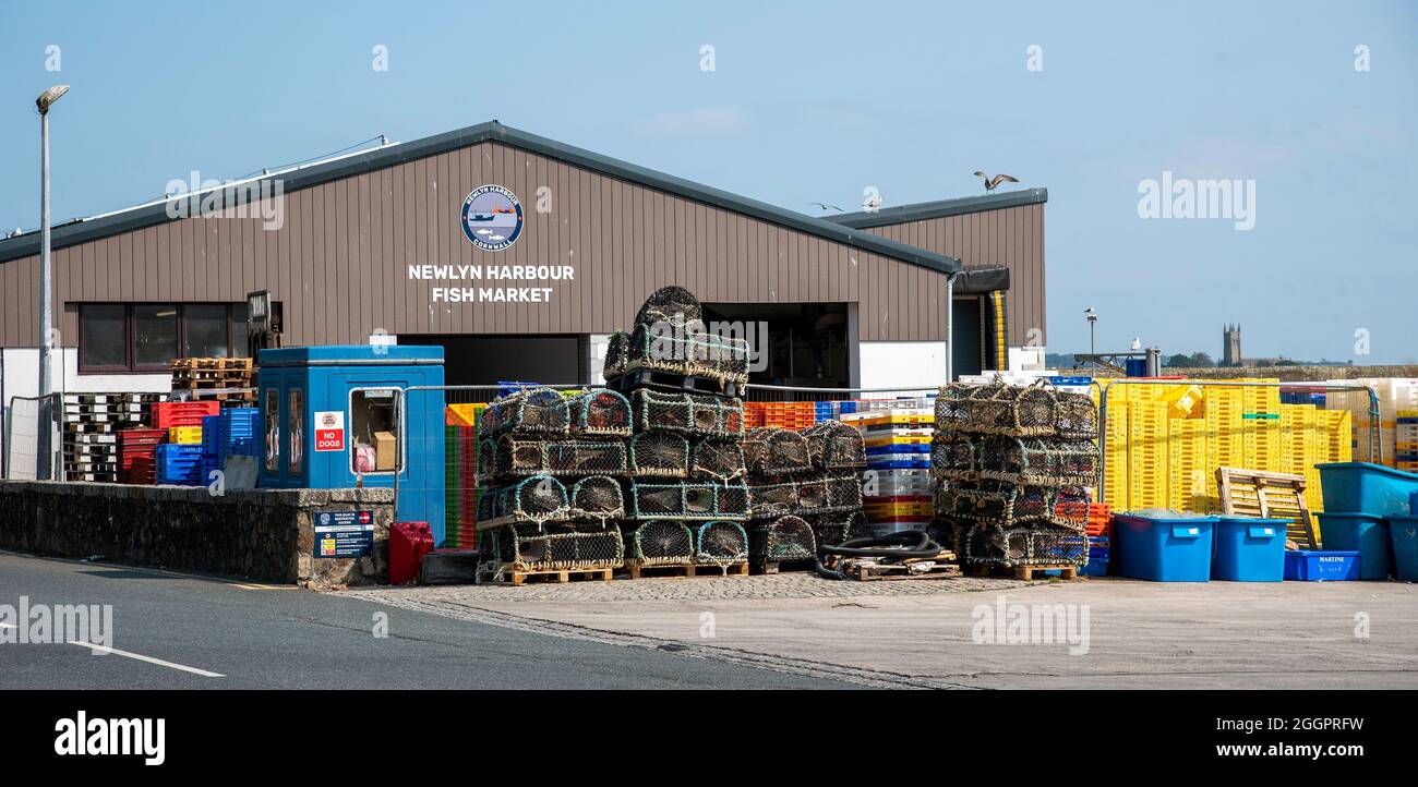 Newlyn fish market hi-res stock photography and images - Alamy