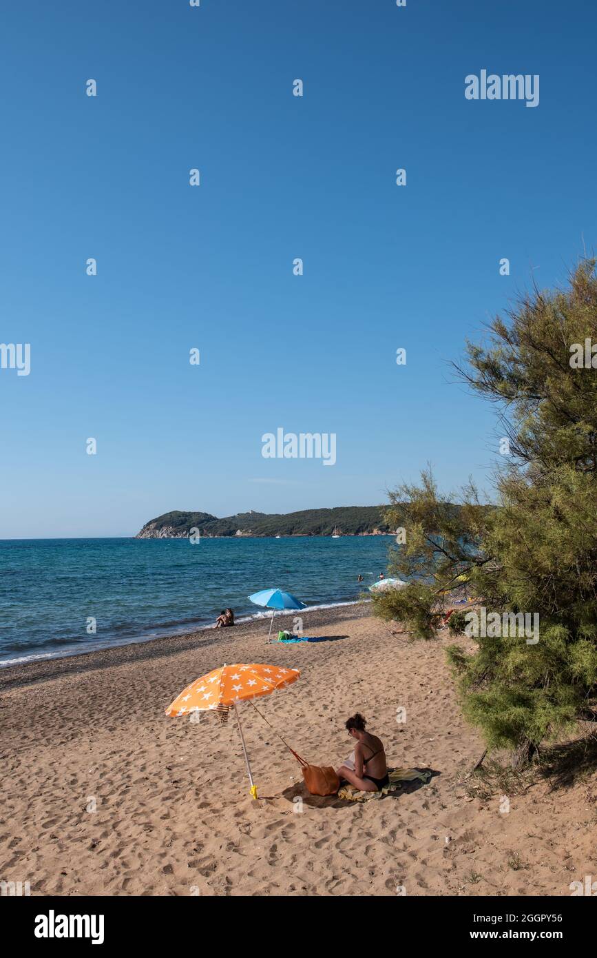 Umbrella overview hi-res stock photography and images - Alamy