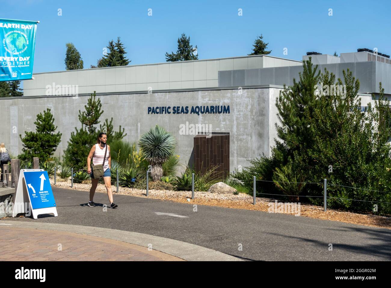 Point Defiance Zoo And Aquarium High Resolution Stock Photography and ...
