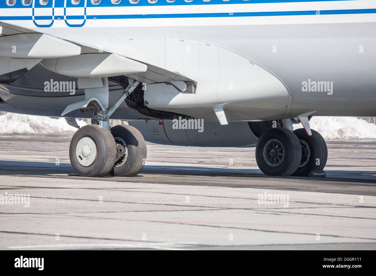 Aircraft work platform hi-res stock photography and images - Alamy