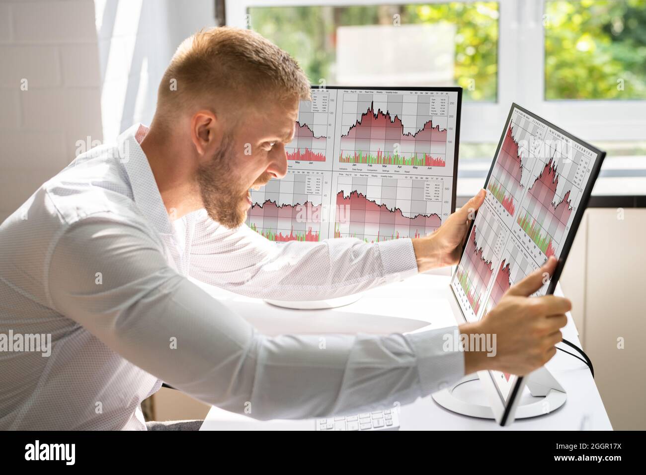 Stock market loss hi-res stock photography and images - Alamy