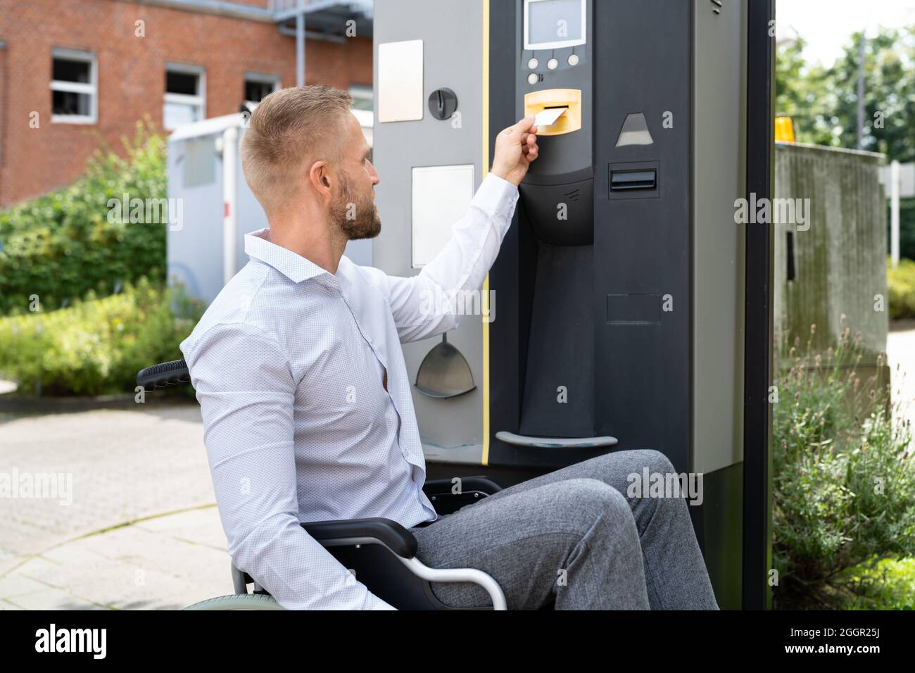 Woman using parking meter hi-res stock photography and images - Alamy