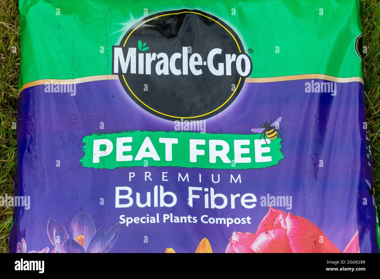 Peat-free compost, organic material for growing plants without ...