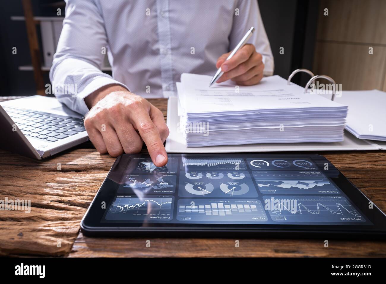 KPI Analytics Dashboard And Graph On Tablet Screen Stock Photo - Alamy KPI Analytics Dashboard And Graph On Tablet Screen Stock Photo - Alamy