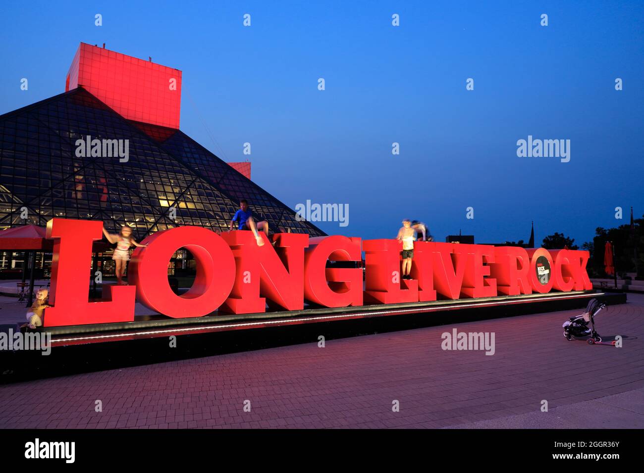 Cleveland ohio outdoor live music hi-res stock photography and images ...