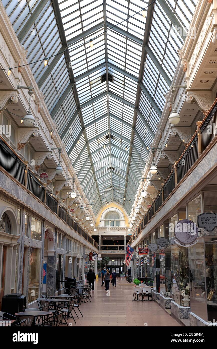 The historic Colonial Arcade nowadays the 5th street arcades in ...